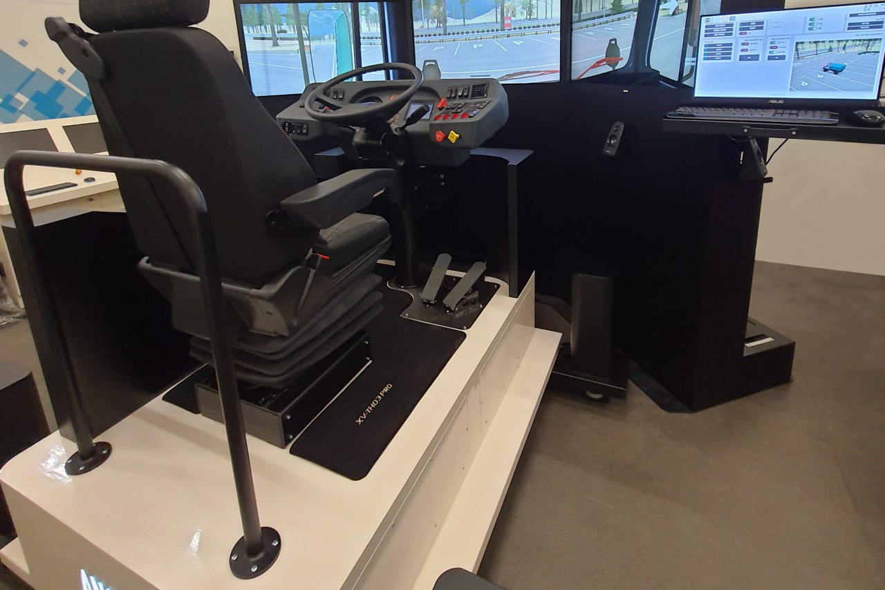 XV-TH03 PRO Heavy Vehicle Driver Training Simulator - ANGRUP DEFENCE ...